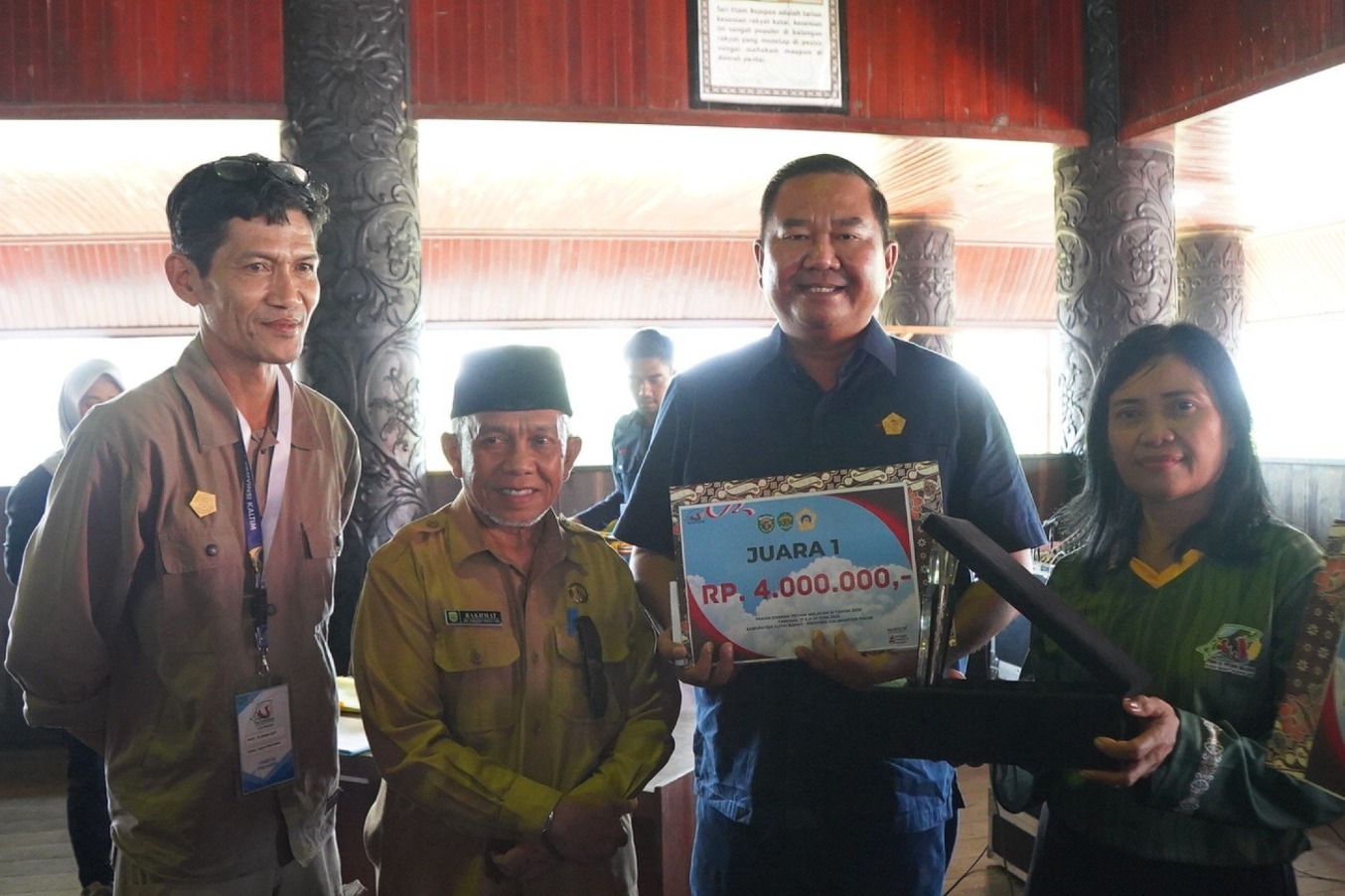 Ekti Imanuel Serahkan Penghargaan Wirausaha PEDA KTNA XI, Soroti ...